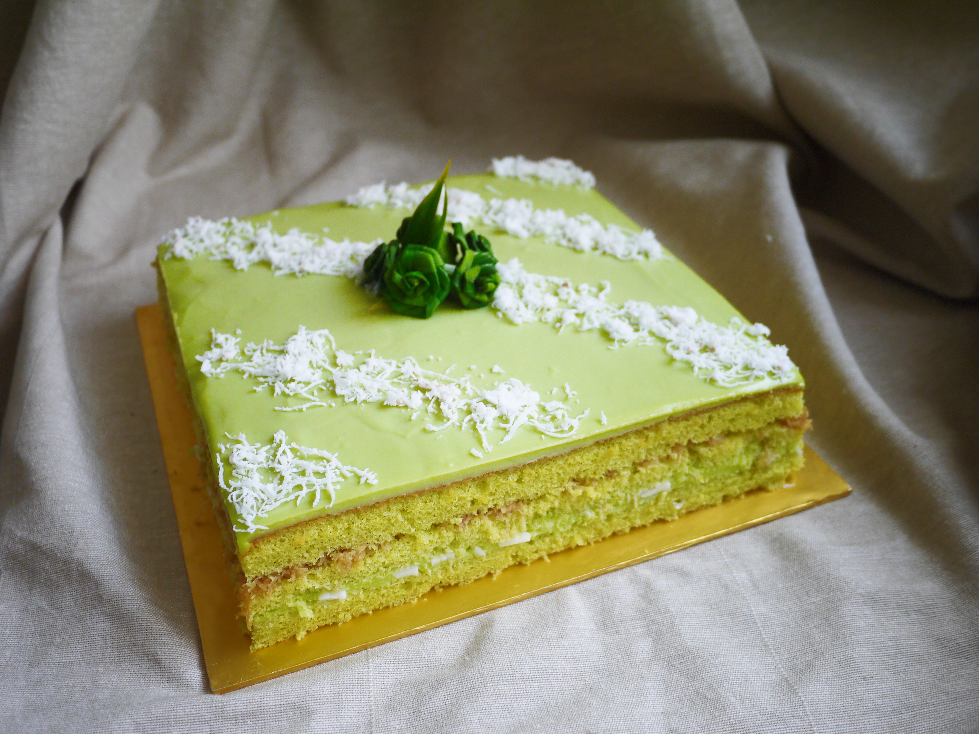 Pandan Coconut Cake | Running Man Delivery | Running Man Delivery